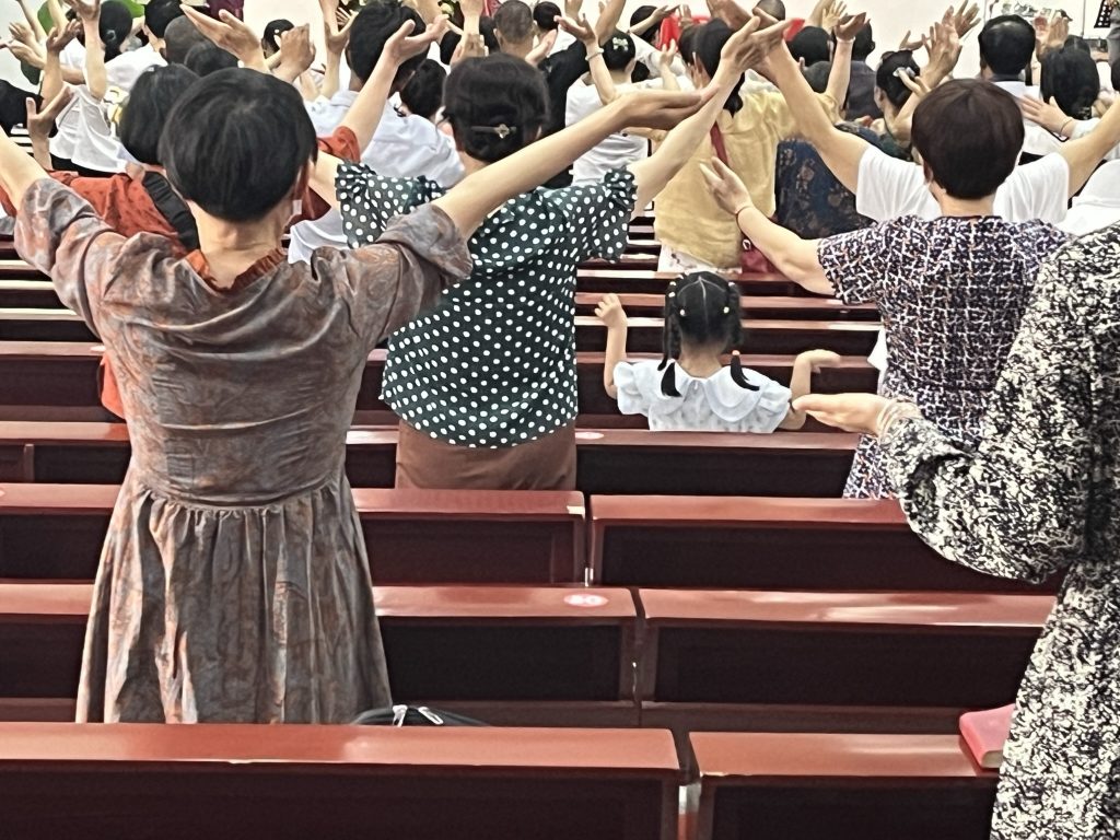 Bibles For China equips US churches to reach Chinese families - Mission ...