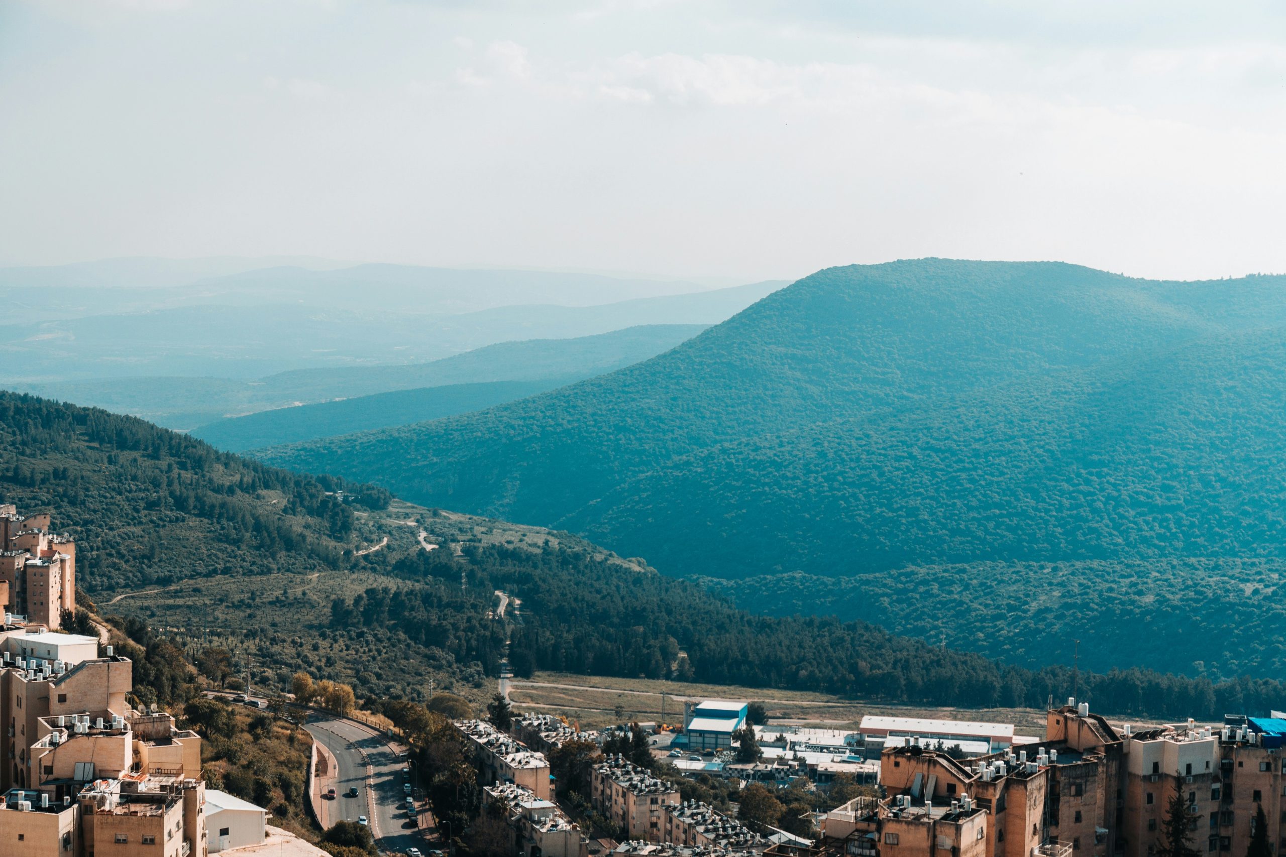 Israeli believers look beyond the hills for help - Mission Network News